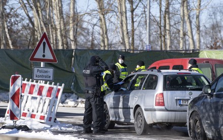 Members Federal Police Check Cars Border Editorial Stock Photo - Stock ...