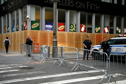 Police Establish Perimeter Enforce Curfew New Editorial Stock Photo ...