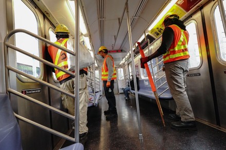 250 Changing train Stock Pictures, Editorial Images and Stock Photos ...