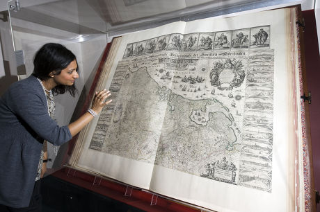 Radhika Dandeniya Admiring Klencke Atlas C1660 Editorial Stock Photo ...