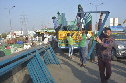 Farmers Unloading Consturction Material Tents Ghazipur Editorial Stock ...