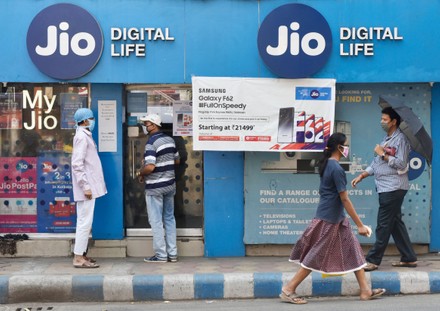 12 Jio store Stock Pictures, Editorial Images and Stock Photos ...