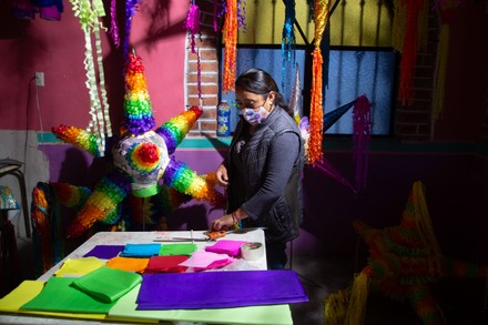 Woman Manufactures Traditional Mexican Pinata Made Editorial Stock ...