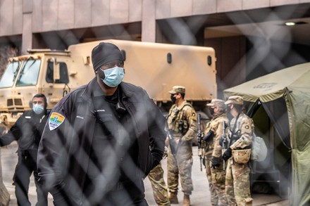 750 George floyd security guard Stock Pictures, Editorial Images and ...