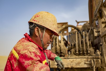 Worker Geophysical Survey Team Works Taklimakan Editorial Stock Photo ...