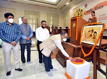Nation Pays Tribute To Freedom Fighters Bhagat Singh, Sukhdev Thapar ...