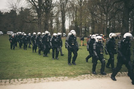 250 Crowd dispersal Stock Pictures, Editorial Images and Stock Photos ...