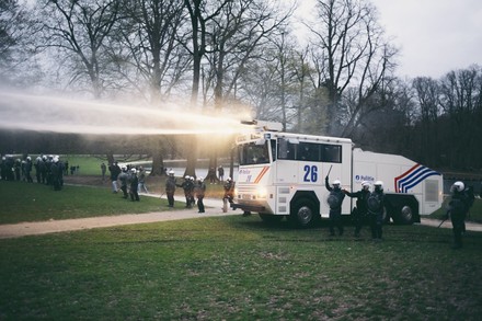 250 Crowd dispersal Stock Pictures, Editorial Images and Stock Photos ...
