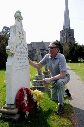 Sas Veteran Pete Winner Grave Private Editorial Stock Photo - Stock ...