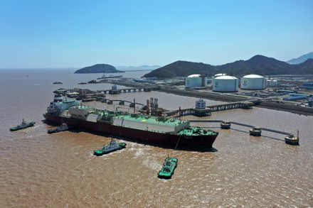 Qmax Ultralarge Lng Ship Arrives Editorial Stock Photo - Stock Image ...