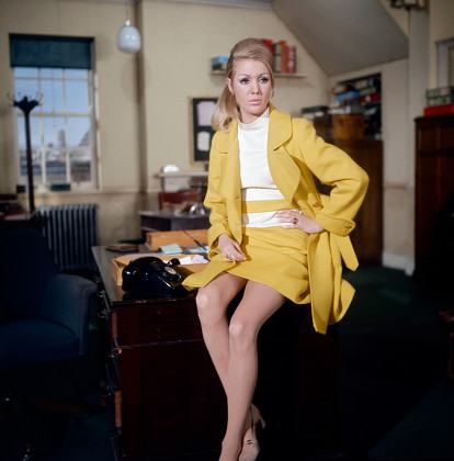 4,000 1960s fashions Stock Pictures, Editorial Images and Stock Photos ...