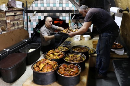Palestinian Chef Cooks Traditional Dish Known Editorial Stock Photo ...