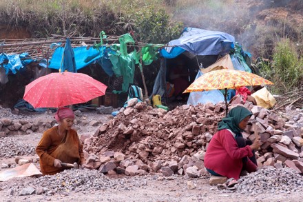 Khasi Women Breaking Stones Into Different Editorial Stock Photo ...