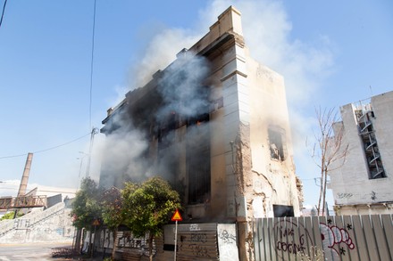 Building On Fire When Firefighters Attempt Editorial Stock Photo ...