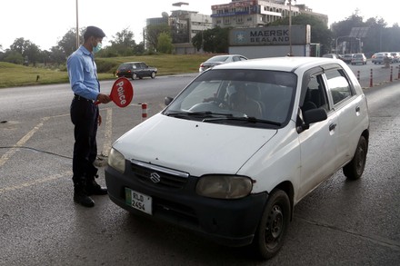 Policeman Stops Vehicle Checkpoint Islamabad Capital Editorial Stock ...