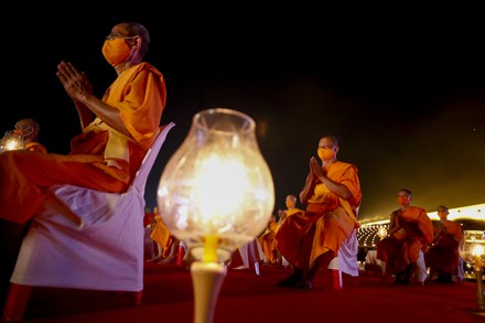 Thai Buddhist Monks Take Part Lighting Editorial Stock Photo - Stock ...