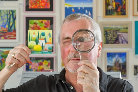 Artist Mike Hoddy Uses Pair Tweezers Editorial Stock Photo - Stock ...