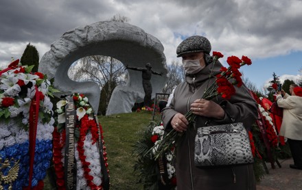 Woman Mourns Near Tomb Victim Chernobyl Editorial Stock Photo - Stock ...