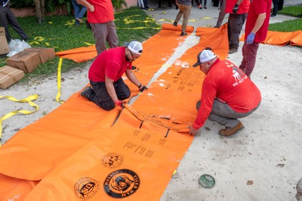 Workers Installing Tiger Dam Flood Control Editorial Stock Photo ...