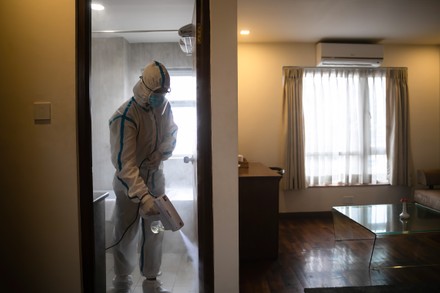Employee Wearing Personal Protective Equipment Suite Editorial Stock ...