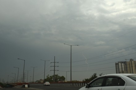 Light Intensity Rain Bring Temperatures Down In Delhi-NCR, Noida, Uttar ...