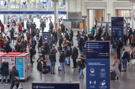 Lner Train Kings Cross Station Central Editorial Stock Photo - Stock ...