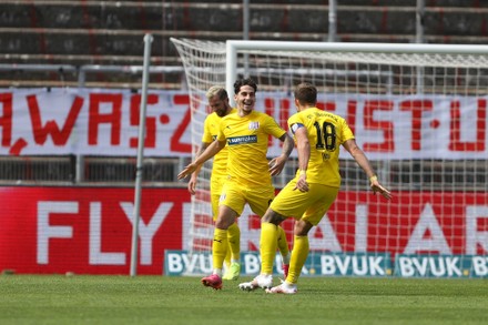 FC Wurzburger Kickers v VFL Osnabruck, Bundesliga 2 Football match ...