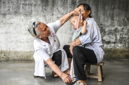 500 Physical examination Stock Pictures, Editorial Images and Stock ...