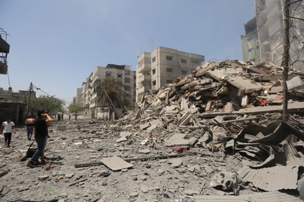 500 Bombed out building Stock Pictures, Editorial Images and Stock ...