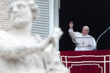 Pope Francis Waves Window Apostolic Palace Editorial Stock Photo ...