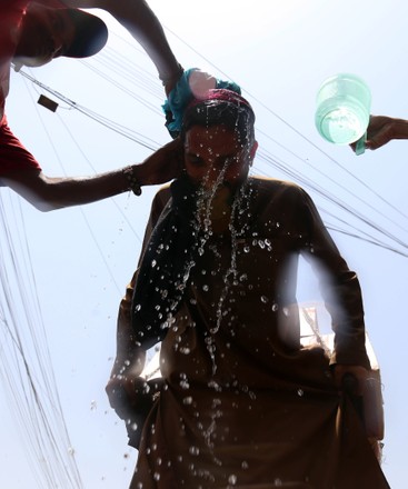 Heat wave in southern Pakistan, Karachi - 17 May 2021 Stock Pictures ...