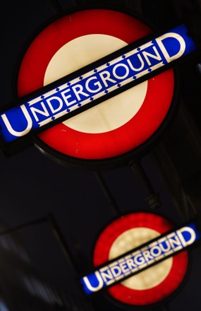 75 London metro logo Stock Pictures, Editorial Images and Stock Photos ...