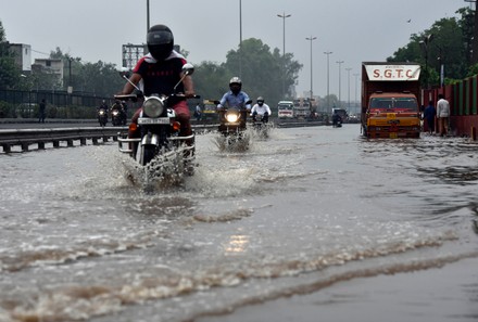Commuters Crossing Heavily Waterlogged Service Road Editorial Stock ...
