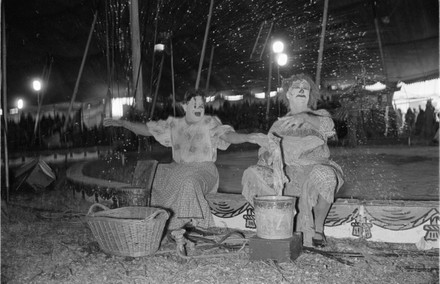 Clowns Washing Clothes Clyde Beatty Circus Editorial Stock Photo ...
