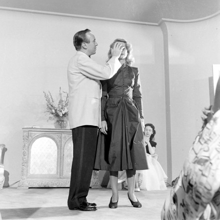Dick Kollmar Performing Hypnosis Act Woman Editorial Stock Photo ...