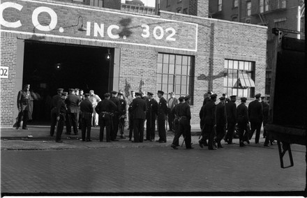 44 1950s cops Stock Pictures, Editorial Images and Stock Photos ...