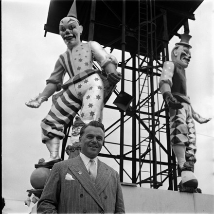 Billy Butlin Standing Front Clown Statue Editorial Stock Photo - Stock ...