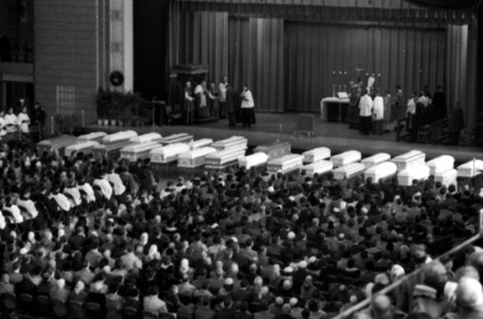 250 1950s tragedy Stock Pictures, Editorial Images and Stock Photos ...