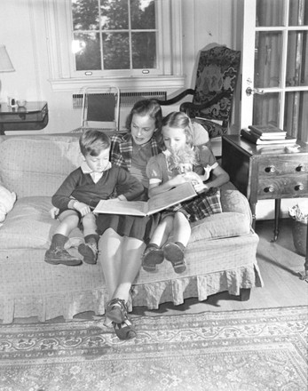 Mildred Riddle Douglas Bonding Her Children Editorial Stock Photo ...