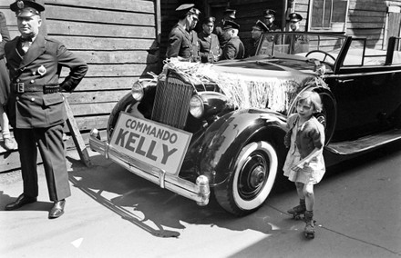 8 Sergeant charles kelly Stock Pictures, Editorial Images and Stock ...