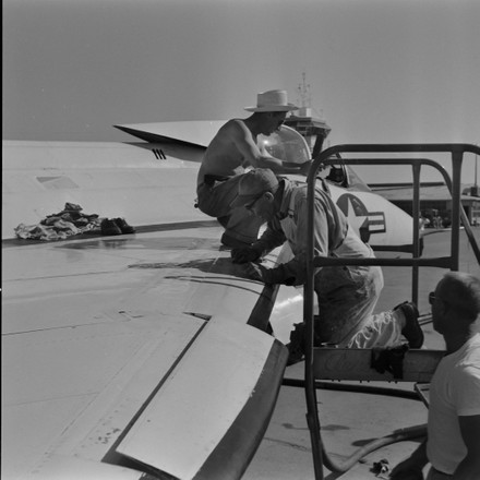 17 Douglas f4d skyray aircraft Stock Pictures, Editorial Images and ...
