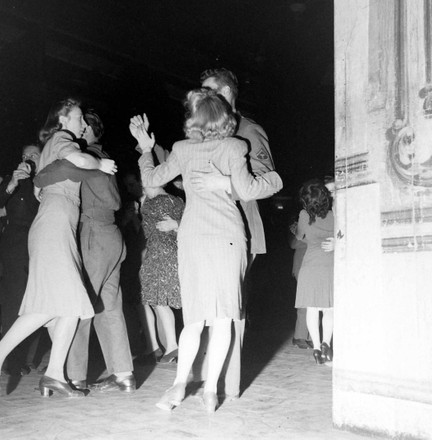 73 Wwii ww2 dancing Stock Pictures, Editorial Images and Stock Photos ...