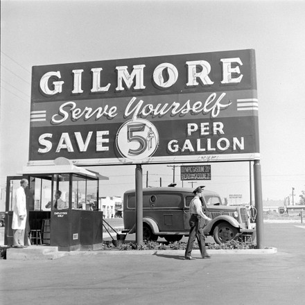 4 Gilmore oil company Stock Pictures, Editorial Images and Stock Photos ...