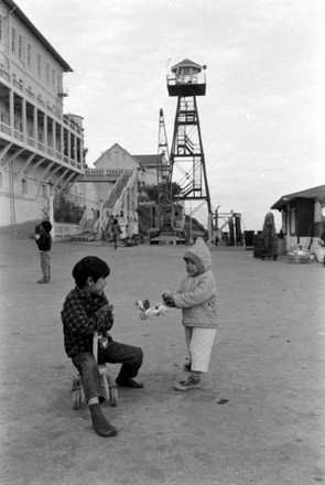 Native Americans Occupying Alcatraz Island San Editorial Stock Photo ...