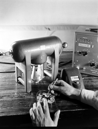 2,000 1940s technology Stock Pictures, Editorial Images and Stock ...