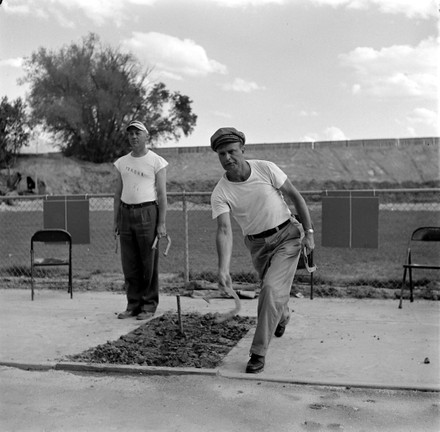 24 Horseshoe pitching Stock Pictures, Editorial Images and Stock Photos ...