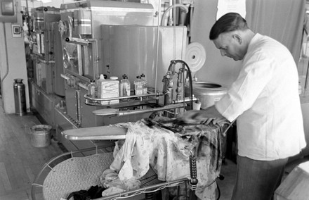 5 Sparkle dry cleaners Stock Pictures, Editorial Images and Stock ...