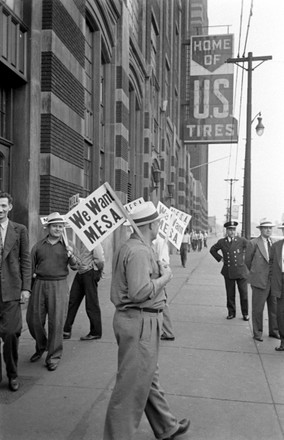 Group Auto Workers Holding Placards Detroit Editorial Stock Photo ...