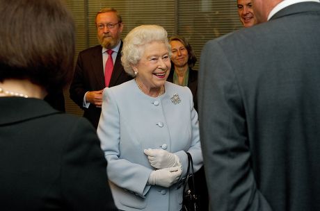 Queen Elizabeth Ii Meets Civil Servants Editorial Stock Photo - Stock ...
