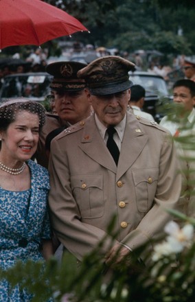General Douglas Macarthur Walking His Wife Editorial Stock Photo ...